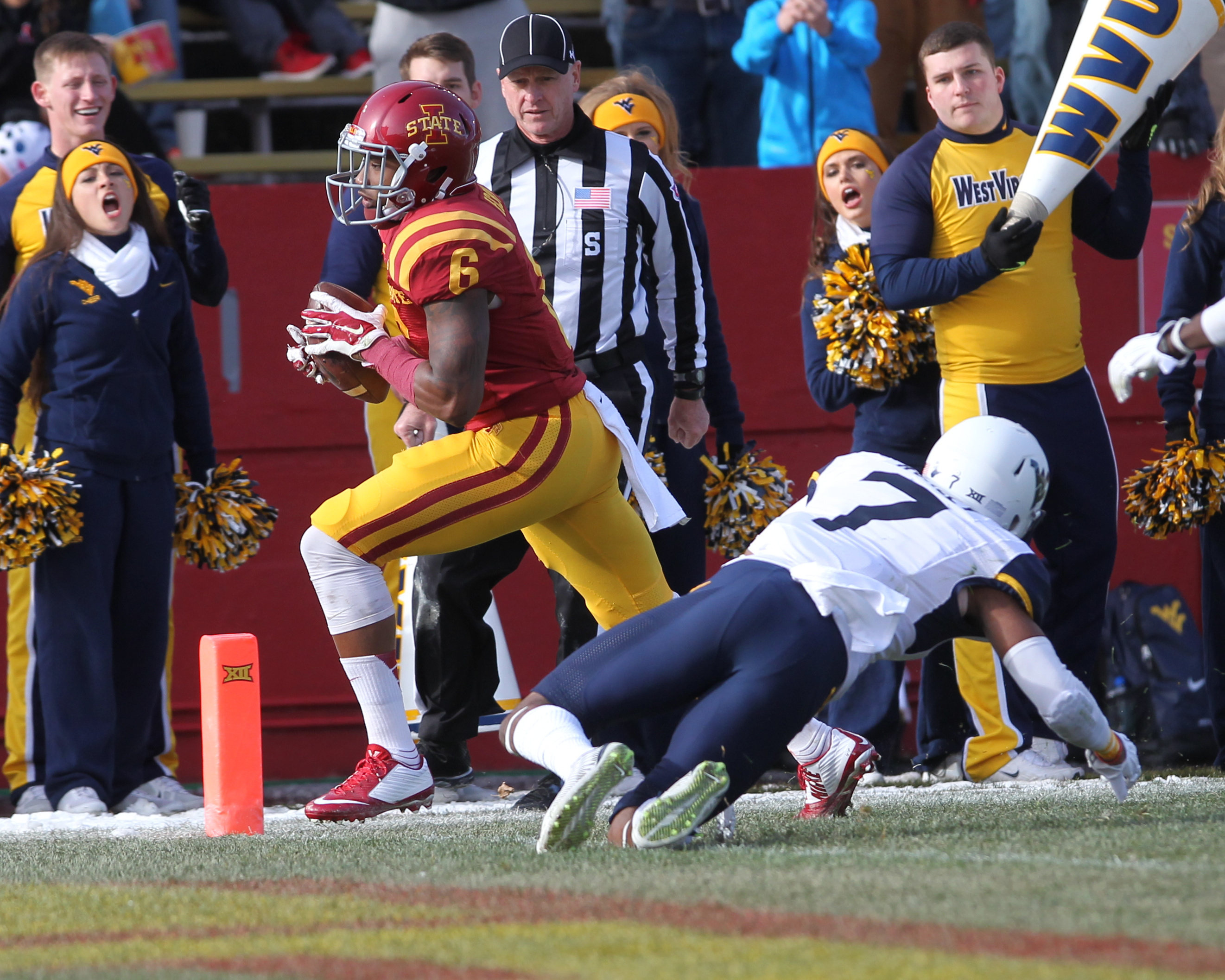 ISU lets 21-7 lead slip away in 37-24 loss to West Virginia - Cyclone ...
